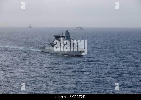 The German frigate FGS Hessen (F 221), the Ticonderoga-class guided ...