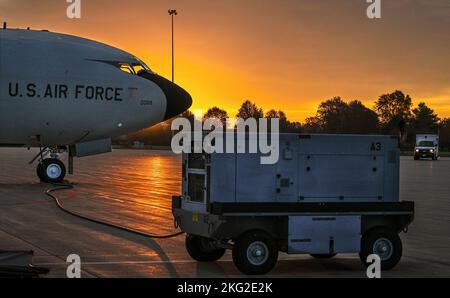 An A/M32A-60A gas turbine generator and a KC-135 Stratotanker from the ...