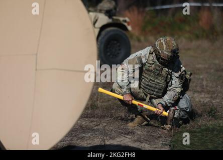 Soldiers from the 50th Expeditionary Signal Battalion-Enhanced (ESB-E ...