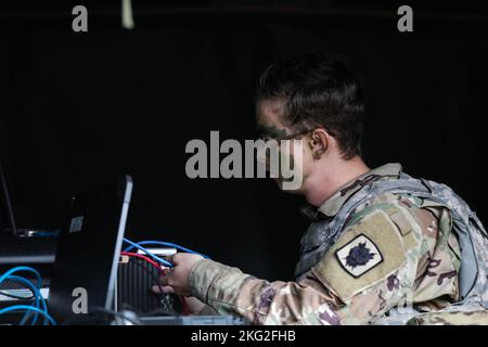 Soldiers from the 50th Expeditionary Signal Battalion-Enhanced (ESB-E ...