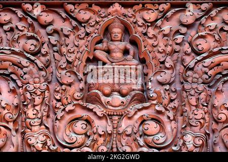 Wat Botum temple. Ornate wooden door lintel. Phnom Penh. Cambodia Stock ...