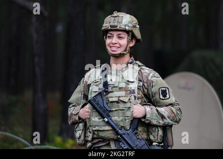 Soldiers from the 50th Expeditionary Signal Battalion-Enhanced (ESB-E ...