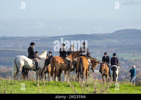 UK fox hunting with riders on horseback in countryside Stock Photo - Alamy