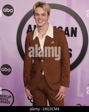 Jack Wright arrives at the 2022 American Music Awards held at the ...