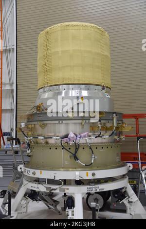 LOFTID Spacecraft Lift & Mate RV to RVPAIR/PLA. Technicians use a crane ...