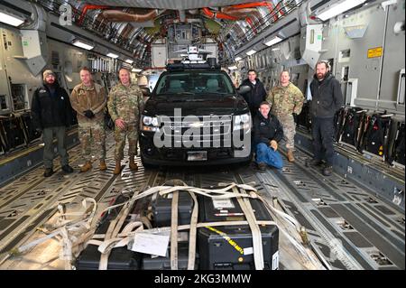 U.S. Army Col. Jacob Peterson, Alaskan NORAD Region and ALCOM chief of ...