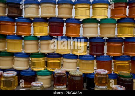 Honig, Verkaufsstand am Straßenrand von Gudauri, Region Mtskheta ...