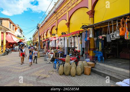 Two guna indigenous girls wearing traditional attire Stock Photo - Alamy