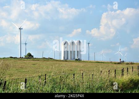 Windmills in western Minnesota Stock Photo - Alamy