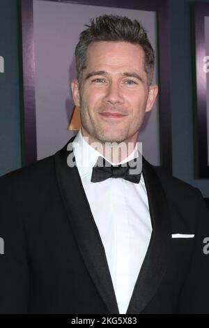 LOS ANGELES - NOV 19: Luke Macfarlane, Billy Eichner at the 13th ...