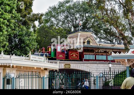 Disneyland Ward Kimball Steam Engine Stock Photo - Alamy