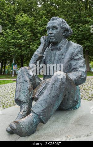 Bronze statue of Gustav Ernesaks, Stadium at Song Festival Grounds ...