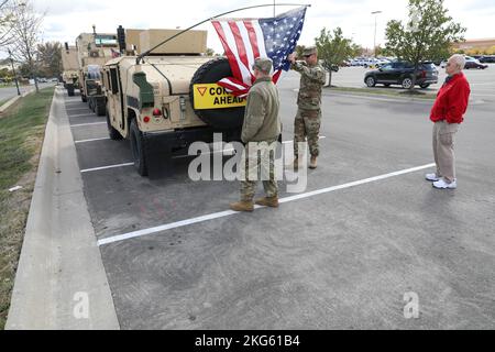 American soldier in the parade rest position Stock Photo - Alamy