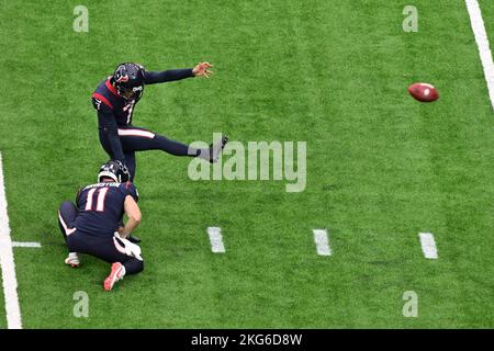 Houston Texans place kicker Ka'imi Fairbairn (15) walks off the field ...