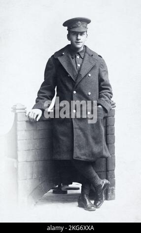 A First World War British sapper in the Royal Engineers with 1908 ...