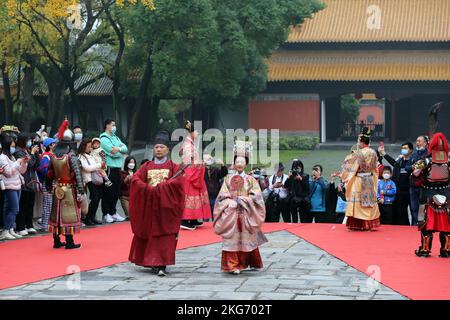 The Hanfu show and Armour reduction performance on the free open day of ...