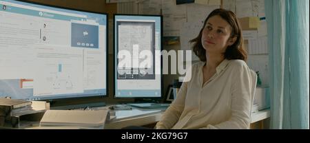 Dans la Brume Year : 2018 France Director : Daniel Roby Fantine Harduin ...