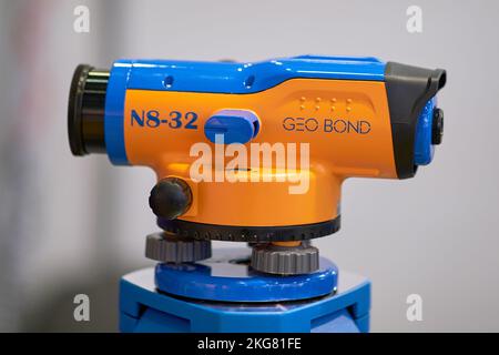 Measuring geodetic instrument for engineering works and topographic ...