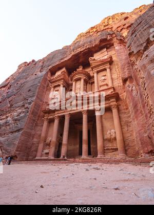 A vertical shot of the Treasury temple in Petra, Jordan Stock Photo - Alamy
