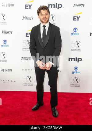 NEW YORK - NOVEMBER 7: Actor Jon Beavers attends the Stand Up For ...