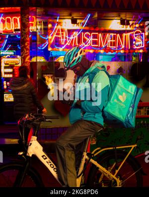 Ubereats uber eats, delivery cyclist, Brick Lane, London Stock Photo ...