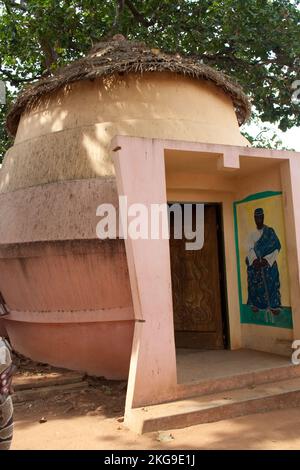 Entrance to Kpasse Sacred Forest, Ouidah, Benin Stock Photo - Alamy
