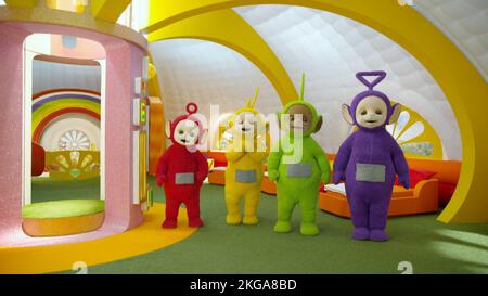 TELETUBBIES, from left: Tinky-Winky (voice: Jeremiah Krage), Dipsy ...