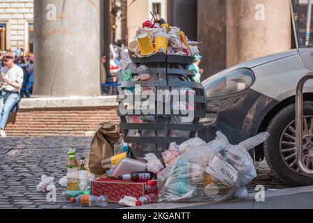 Garbage near Pantheon in Rome. Tourists have returned to popular Rome ...