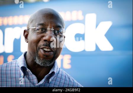 Newnan, Georgia, USA. 30th Aug, 2022. Sen. Raphael Warnock (R-GA ...