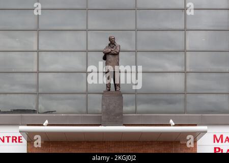 Sir Alex Ferguson statue by Philip Jackson at Manchester United's Old ...