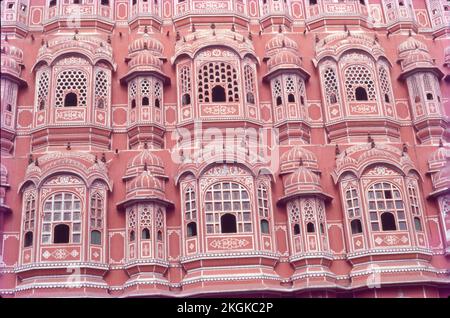 The amazing red sandstone Hawa Mahal (Palace of the Winds), Jaipur ...
