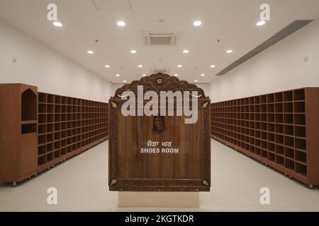 LadyHH shoe room in Gurdwara Sahib (Sikh Temple) in Wan Chai.31OCT22 ...