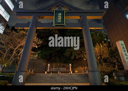 Torii gate entrance night Hie Jinja Shrine Tokyo Japan Stock Photo - Alamy