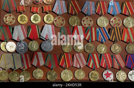 Veteran medals for their labour scattered on a table Stock Photo - Alamy