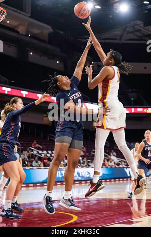 Southern California center Rayah Marshall (13) shoots against Le Moyne ...