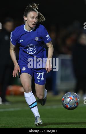 Kington Upon Thames, UK. 23rd Nov, 2022. Jess Carter of Chelsea warms ...