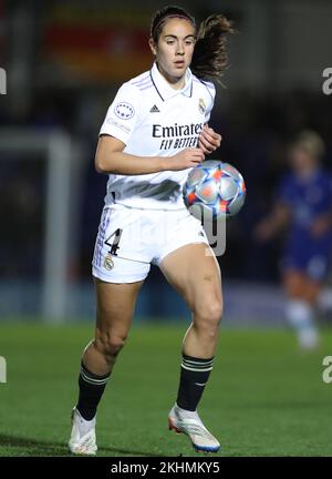 Kington Upon Thames, UK. 23rd Nov, 2022. Jess Carter of Chelsea warms ...