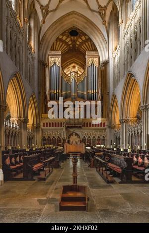 Interior view of wells cathedral Stock Photo - Alamy