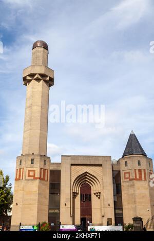 The Edinburgh Central Mosque at Potterrow, Edinburgh, Scotland, UK ...