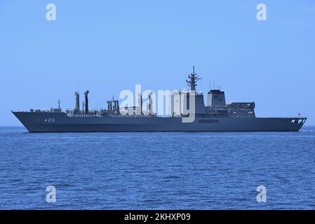 The Japanese Defense Ship, Mashu Class Oiler JDS MASHU (AOE 425) pulls alongside the Wasp Class ...