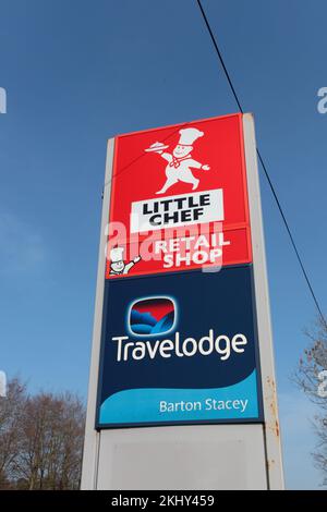 Little Chef & Travelodge, A303, Barton Stacey, SO21 3NF Stock Photo - Alamy