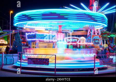 Magical teacups roundabout ride at night in Blackpool,uk Stock Photo ...