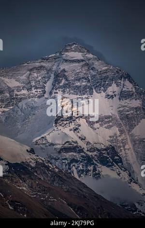 A vertical shot of the Mount Everest in Xigaze Everest National Park ...