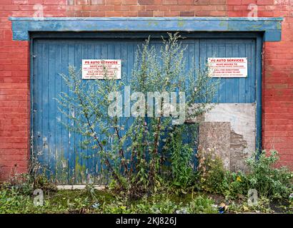 Closed Auto repair garage (demolished 2023 Stock Photo - Alamy