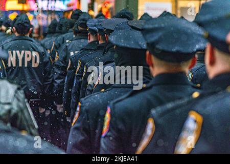 NYPD memorial for the fallen police man Stock Photo - Alamy