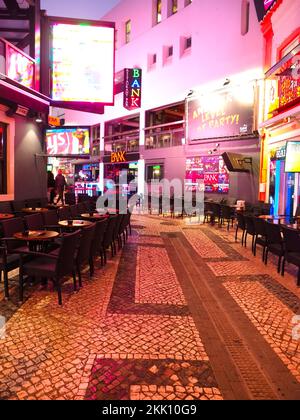 Nightlife in Albufeira at the Algarve coast of Portugal Stock Photo - Alamy