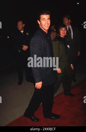 FOREVER YOUNG, Mel Gibson, 1992, ©Warner Bros./courtesy Everett ...