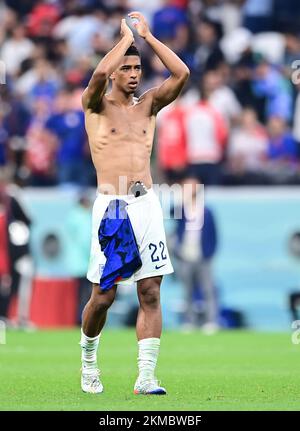 Al Khor, Katar. 25th Nov, 2022. v.l. Tyler Adams, Jude Bellingham ...