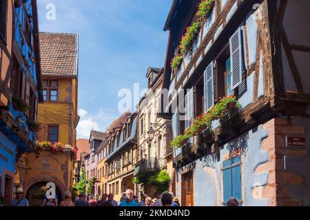 Riquewihr (Reichenweier, Richewihr): Old Town, half-timbered houses in ...