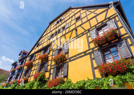 Riquewihr (Reichenweier, Richewihr): Old Town, half-timbered houses ...